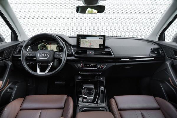 Melns Audi Q5 2023 Mārupe, ar dzinēja tilpumu 2.00 L un nobraukumu 52 tūkst. km par 46000 €, foto 6 vietnē AUTOMOTO.COM.LV