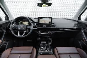 Black Audi Q5 2023 in Marupe, with an engine capacity of 2.00 L and mileage of 52 thousand km for 46000 €, photo 6 on AUTOMOTO.COM.LV