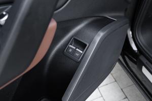 Black Audi Q5 2023 in Marupe, with an engine capacity of 2.00 L and mileage of 52 thousand km for 46000 €, photo 10 on AUTOMOTO.COM.LV