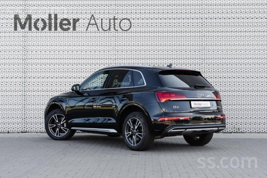 Black Audi Q5 2023 in Riga, with an engine capacity of 2.00 L and mileage of 52 thousand km for 46000 €, photo 4 on AUTOMOTO.COM.LV
