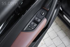 Black Audi Q5 2023 in Riga, with an engine capacity of 2.00 L and mileage of 52 thousand km for 46000 €, photo 10 on AUTOMOTO.COM.LV