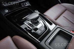 Black Audi Q5 2023 in Riga, with an engine capacity of 2.00 L and mileage of 52 thousand km for 46000 €, photo 30 on AUTOMOTO.COM.LV