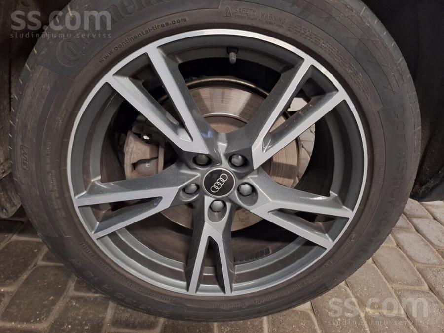 Black Audi Q5 2023 in Riga, with an engine capacity of 2.00 L and mileage of 71 thousand km for 35900 €, photo 24 on AUTOMOTO.COM.LV
