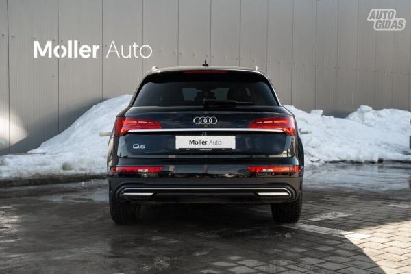 Black Audi Q5 2024 in Vilnius, with an engine capacity of 2.00 L and mileage of 44 thousand km for 38650 €, photo 5 on AUTOMOTO.COM.LV