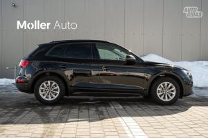 Black Audi Q5 2024 in Vilnius, with an engine capacity of 2.00 L and mileage of 44 thousand km for 38650 €, photo 6 on AUTOMOTO.COM.LV