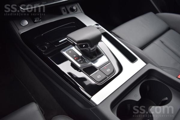 Black Audi Q5 2024 in Riga, with an engine capacity of 2.00 L and mileage of 40 thousand km for 35500 €, photo 5 on AUTOMOTO.COM.LV