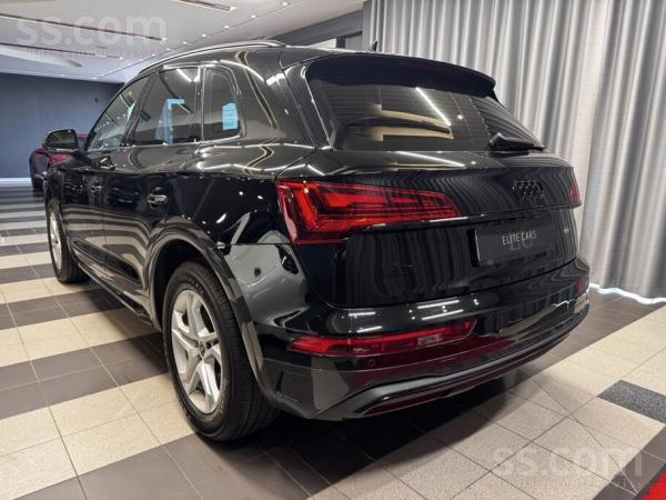 Black Audi Q5 2024 in Riga, with an engine capacity of 2.00 L and mileage of 16 thousand km for 39990 €, photo 4 on AUTOMOTO.COM.LV