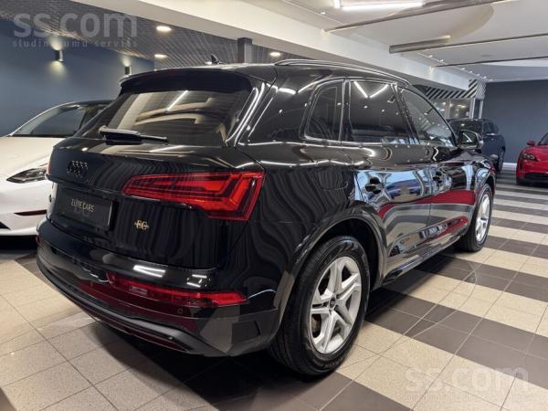 Black Audi Q5 2024 in Riga, with an engine capacity of 2.00 L and mileage of 16 thousand km for 39990 €, photo 6 on AUTOMOTO.COM.LV