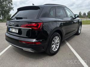 Melns Audi Q5 2024 Rīga, ar dzinēja tilpumu 2.00 L un nobraukumu 43 tūkst. km par 35500 €, foto 4 vietnē AUTOMOTO.COM.LV