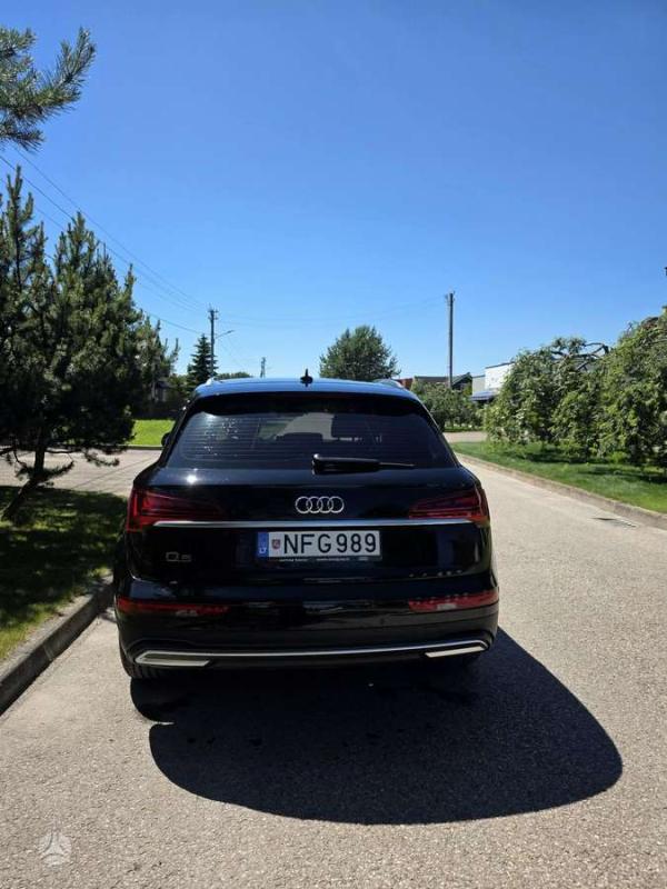 Black Audi Q5 2024 in Kaunas, with an engine capacity of 1.97 L and mileage of 33 thousand km for 31500 €, photo 4 on AUTOMOTO.COM.LV