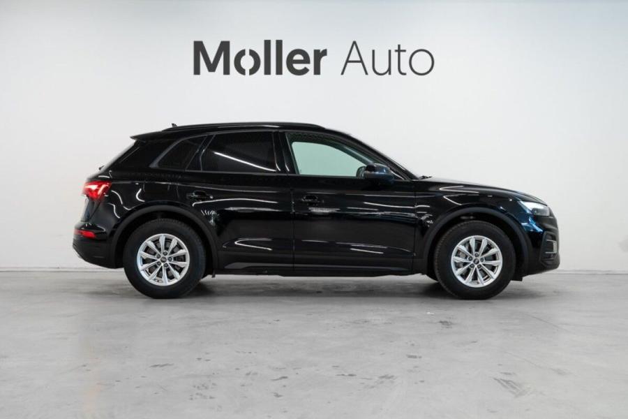 Melns Audi Q5 2024 Viļņa, ar dzinēja tilpumu 2.00 L un nobraukumu 31 tūkst. km par 31300 €, foto 9 vietnē AUTOMOTO.COM.LV