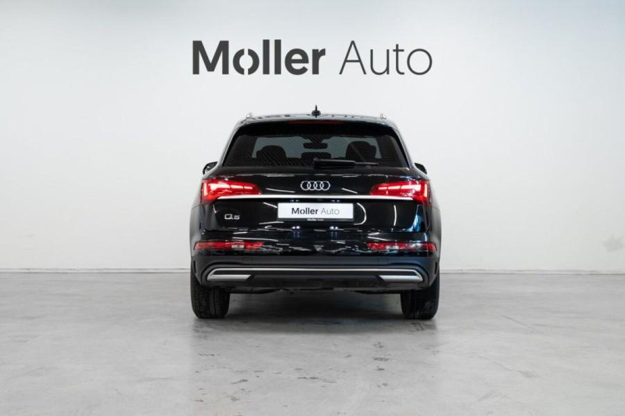 Melns Audi Q5 2024 Viļņa, ar dzinēja tilpumu 2.00 L un nobraukumu 31 tūkst. km par 31300 €, foto 11 vietnē AUTOMOTO.COM.LV