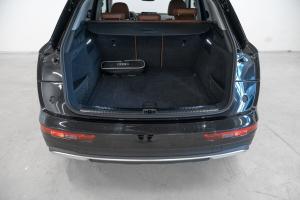 Melns Audi Q5 2024 Viļņa, ar dzinēja tilpumu 2.00 L un nobraukumu 31 tūkst. km par 31300 €, foto 22 vietnē AUTOMOTO.COM.LV