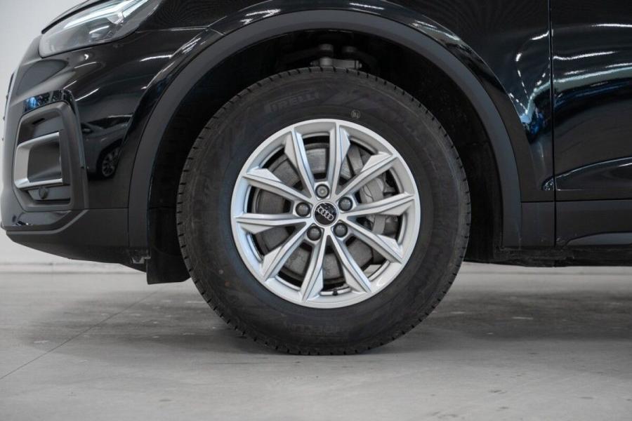 Melns Audi Q5 2024 Viļņa, ar dzinēja tilpumu 2.00 L un nobraukumu 31 tūkst. km par 31300 €, foto 24 vietnē AUTOMOTO.COM.LV