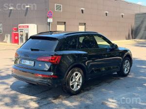 Black Audi Q5 2024 in Riga, with an engine capacity of 2.00 L and mileage of 16 thousand km for 39900 €, photo 7 on AUTOMOTO.COM.LV