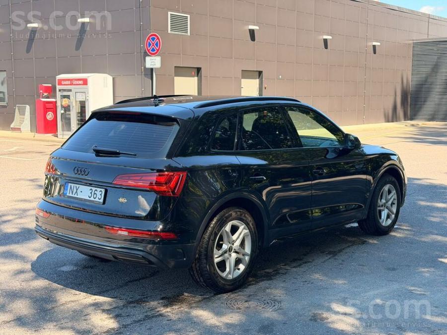 Black Audi Q5 2024 in Riga, with an engine capacity of 2.00 L and mileage of 16 thousand km for 39900 €, photo 7 on AUTOMOTO.COM.LV