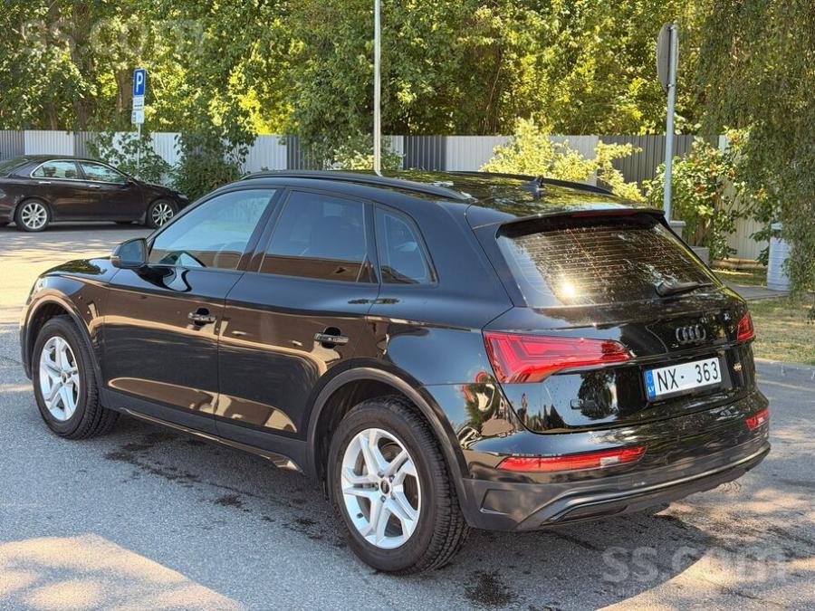 Black Audi Q5 2024 in Riga, with an engine capacity of 2.00 L and mileage of 16 thousand km for 39900 €, photo 9 on AUTOMOTO.COM.LV
