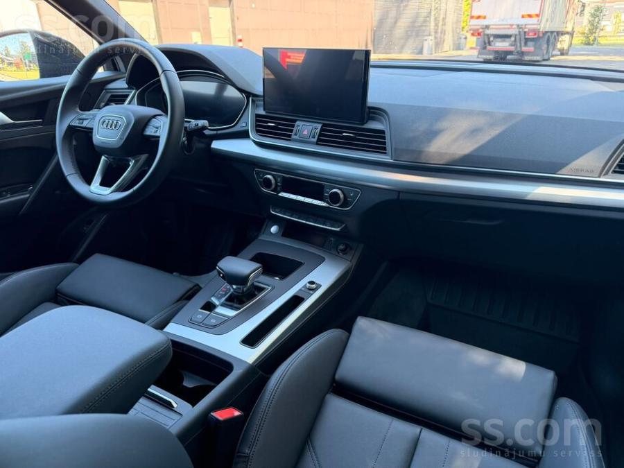Black Audi Q5 2024 in Riga, with an engine capacity of 2.00 L and mileage of 16 thousand km for 39900 €, photo 12 on AUTOMOTO.COM.LV