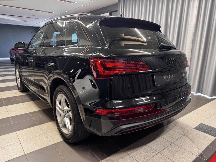 Melns Audi Q5 2024 Rīga, ar dzinēja tilpumu 2.00 L un nobraukumu 16 tūkst. km par 39990 €, foto 4 vietnē AUTOMOTO.COM.LV