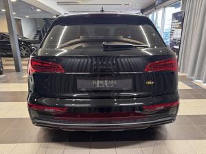 Melns Audi Q5 2024 Rīga, ar dzinēja tilpumu 2.00 L un nobraukumu 16 tūkst. km par 39990 €, foto 5 vietnē AUTOMOTO.COM.LV