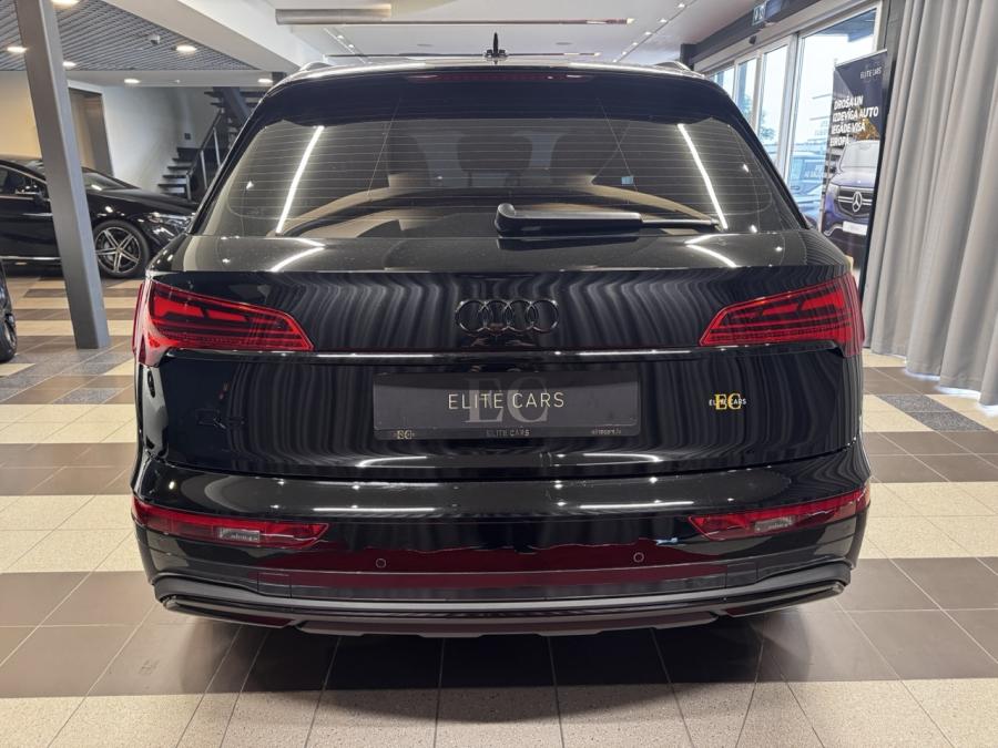 Melns Audi Q5 2024 Rīga, ar dzinēja tilpumu 2.00 L un nobraukumu 16 tūkst. km par 39990 €, foto 5 vietnē AUTOMOTO.COM.LV
