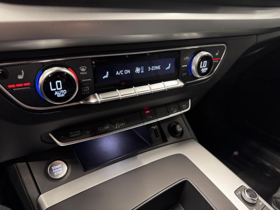 Melns Audi Q5 2024 Rīga, ar dzinēja tilpumu 2.00 L un nobraukumu 16 tūkst. km par 39990 €, foto 10 vietnē AUTOMOTO.COM.LV
