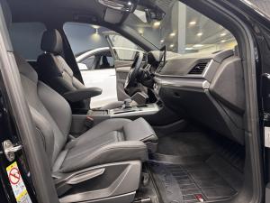 Melns Audi Q5 2024 Rīga, ar dzinēja tilpumu 2.00 L un nobraukumu 16 tūkst. km par 39990 €, foto 21 vietnē AUTOMOTO.COM.LV