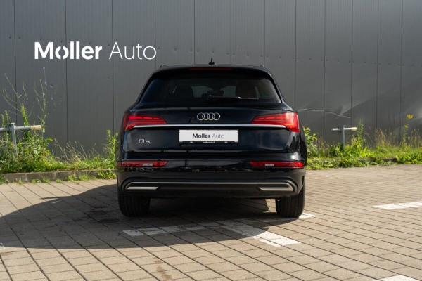 Melns Audi Q5 2024 Viļņa, ar dzinēja tilpumu 2.00 L un nobraukumu 23 tūkst. km par 34000 €, foto 5 vietnē AUTOMOTO.COM.LV