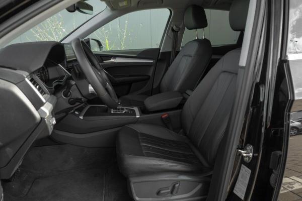 Melns Audi Q5 2024 Viļņa, ar dzinēja tilpumu 2.00 L un nobraukumu 23 tūkst. km par 34000 €, foto 8 vietnē AUTOMOTO.COM.LV