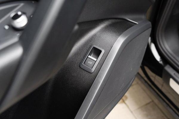 Black Audi Q5 2024 in Marupe, with an engine capacity of 2.00 L and mileage of 19 thousand km for 43900 €, photo 8 on AUTOMOTO.COM.LV