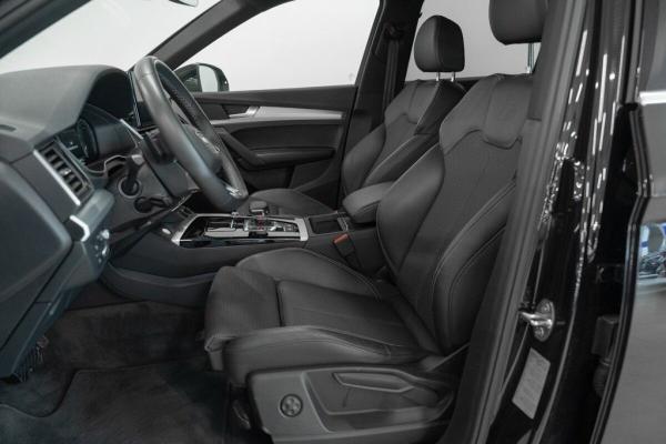 Black Audi Q5 2024 in Vilnius, with an engine capacity of 2.00 L and mileage of 105 thousand km for 35900 €, photo 7 on AUTOMOTO.COM.LV