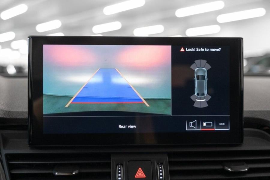 Melns Audi Q5 2024 Viļņa, ar dzinēja tilpumu 2.00 L un nobraukumu 105 tūkst. km par 35900 €, foto 14 vietnē AUTOMOTO.COM.LV