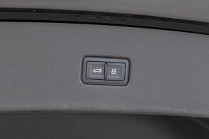 Melns Audi Q5 2024 Viļņa, ar dzinēja tilpumu 2.00 L un nobraukumu 105 tūkst. km par 35900 €, foto 22 vietnē AUTOMOTO.COM.LV