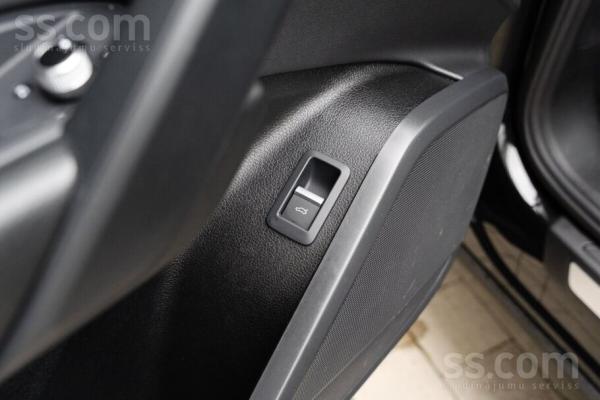 Black Audi Q5 2024 in Riga, with an engine capacity of 2.00 L and mileage of 19 thousand km for 43900 €, photo 8 on AUTOMOTO.COM.LV