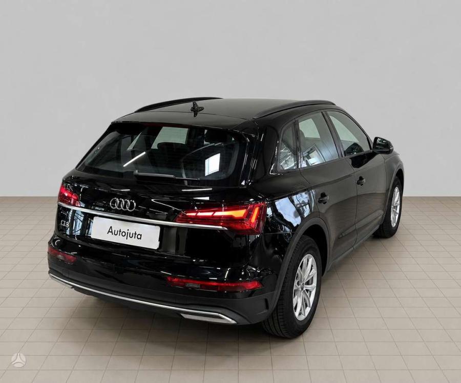 Black Audi Q5 2024 in Kaunas, with an engine capacity of 1.97 L and mileage of 41 thousand km for 31600 €, photo 5 on AUTOMOTO.COM.LV