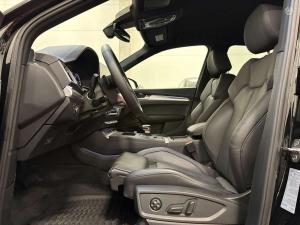 Black Audi Q5 2024 in Vilnius, with an engine capacity of 1.97 L and mileage of 44 thousand km for 44999 €, photo 15 on AUTOMOTO.COM.LV