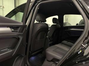 Black Audi Q5 2024 in Vilnius, with an engine capacity of 1.97 L and mileage of 44 thousand km for 44999 €, photo 30 on AUTOMOTO.COM.LV