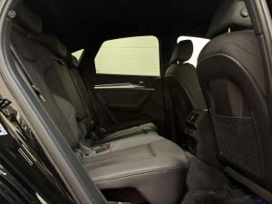 Black Audi Q5 2024 in Vilnius, with an engine capacity of 1.97 L and mileage of 44 thousand km for 44999 €, photo 31 on AUTOMOTO.COM.LV