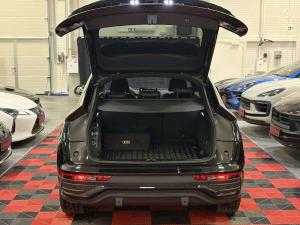 Black Audi Q5 2024 in Vilnius, with an engine capacity of 1.97 L and mileage of 44 thousand km for 44999 €, photo 32 on AUTOMOTO.COM.LV