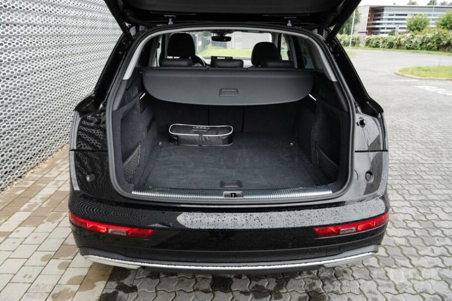 Black Audi Q5 2024 in Riga, with an engine capacity of 2.00 L and mileage of 36 thousand km for 36000 €, photo 25 on AUTOMOTO.COM.LV