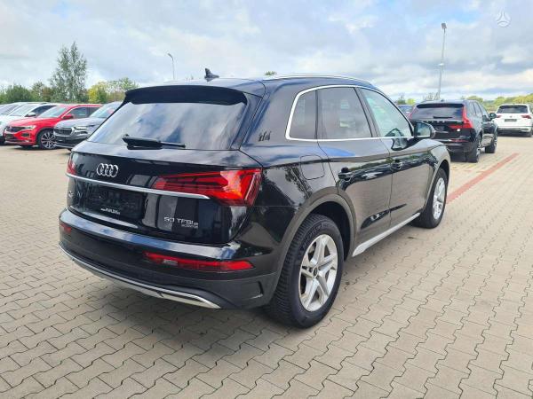 Audi Q5 2024 in Siauliai on AUTOMOTO.COM.LV Black Audi Q5 2024 in Siauliai, with an engine capacity of 1.98 L and mileage of 151 thousand km for 31600 β¬, photo 9 on AUTOMOTO.COM.LV