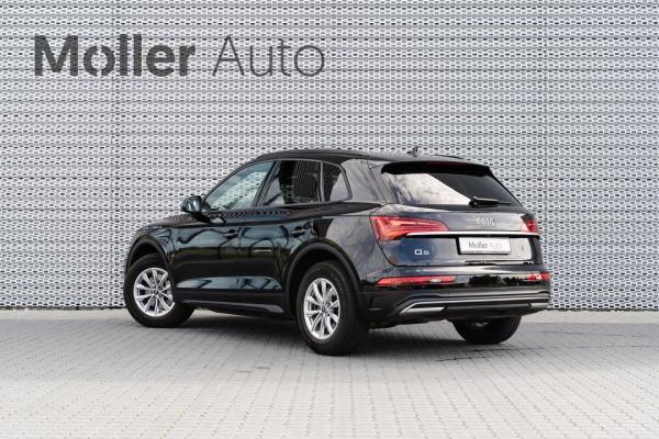 Melns Audi Q5 2024 Mārupe, ar dzinēja tilpumu 2.00 L un nobraukumu 42 tūkst. km par 33900 €, foto 4 vietnē AUTOMOTO.COM.LV