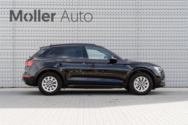 Melns Audi Q5 2024 Mārupe, ar dzinēja tilpumu 2.00 L un nobraukumu 42 tūkst. km par 33900 €, foto 6 vietnē AUTOMOTO.COM.LV
