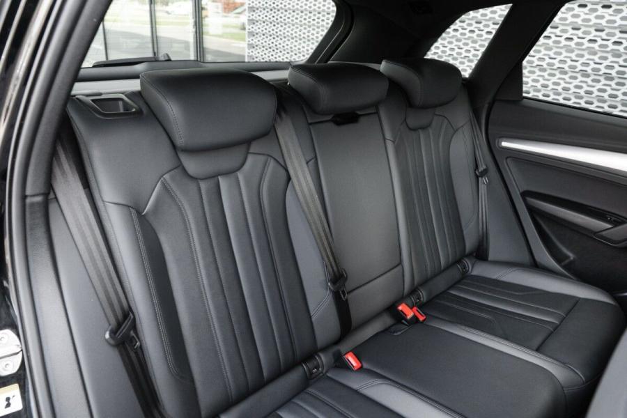 Black Audi Q5 2024 in Marupe, with an engine capacity of 2.00 L and mileage of 42 thousand km for 33900 €, photo 25 on AUTOMOTO.COM.LV