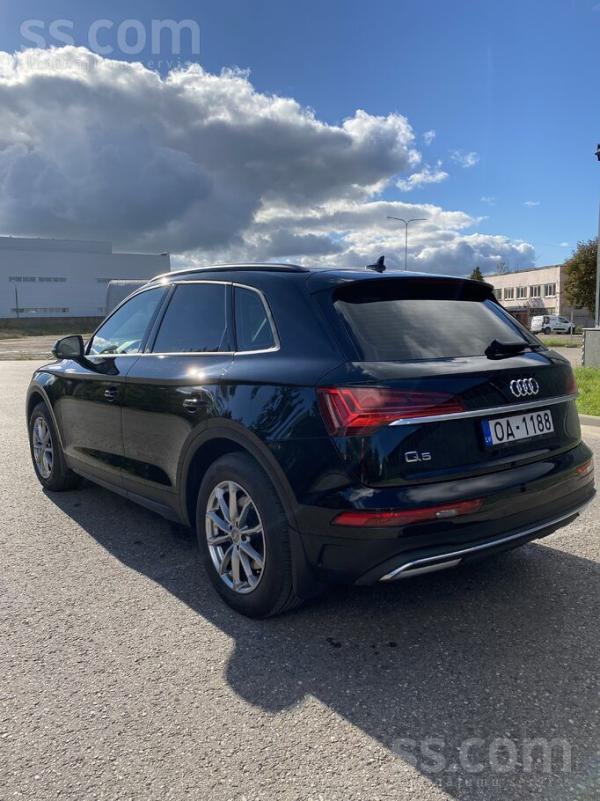 Black Audi Q5 2024 in Daugavpils, with an engine capacity of 2.00 L and mileage of 18 thousand km for 36900 €, photo 3 on AUTOMOTO.COM.LV