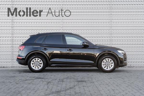 Melns Audi Q5 2024 Mārupe, ar dzinēja tilpumu 2.00 L un nobraukumu 15 tūkst. km par 33600 €, foto 6 vietnē AUTOMOTO.COM.LV