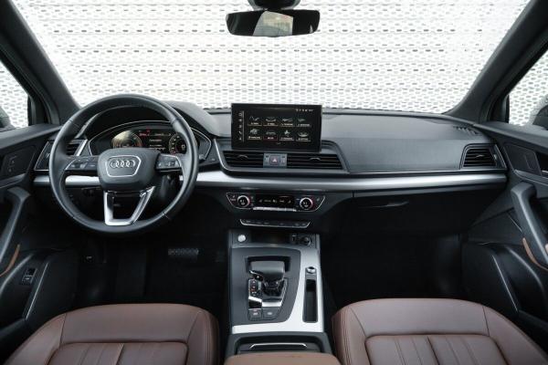 Melns Audi Q5 2024 Mārupe, ar dzinēja tilpumu 2.00 L un nobraukumu 15 tūkst. km par 33600 €, foto 7 vietnē AUTOMOTO.COM.LV