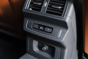 Melns Audi Q5 2024 Mārupe, ar dzinēja tilpumu 2.00 L un nobraukumu 15 tūkst. km par 33600 €, foto 27 vietnē AUTOMOTO.COM.LV