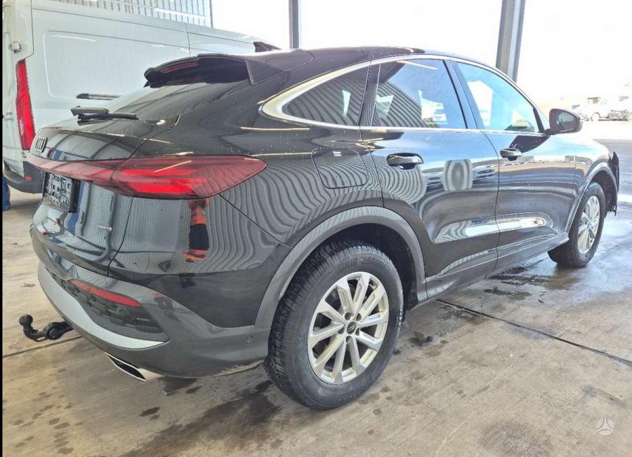 Black Audi Q5 2025 in Klaipeda, with an engine capacity of 1.98 L and mileage of 5 thousand km for 22700 €, photo 4 on AUTOMOTO.COM.LV