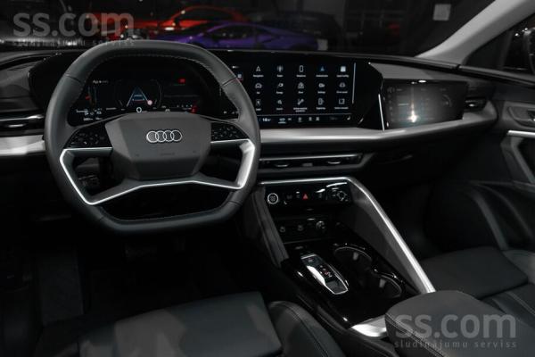 Melns Audi Q5 2025 Rīga, ar dzinēja tilpumu 2.00 L un nobraukumu 7 tūkst. km par 60615 €, foto 10 vietnē AUTOMOTO.COM.LV